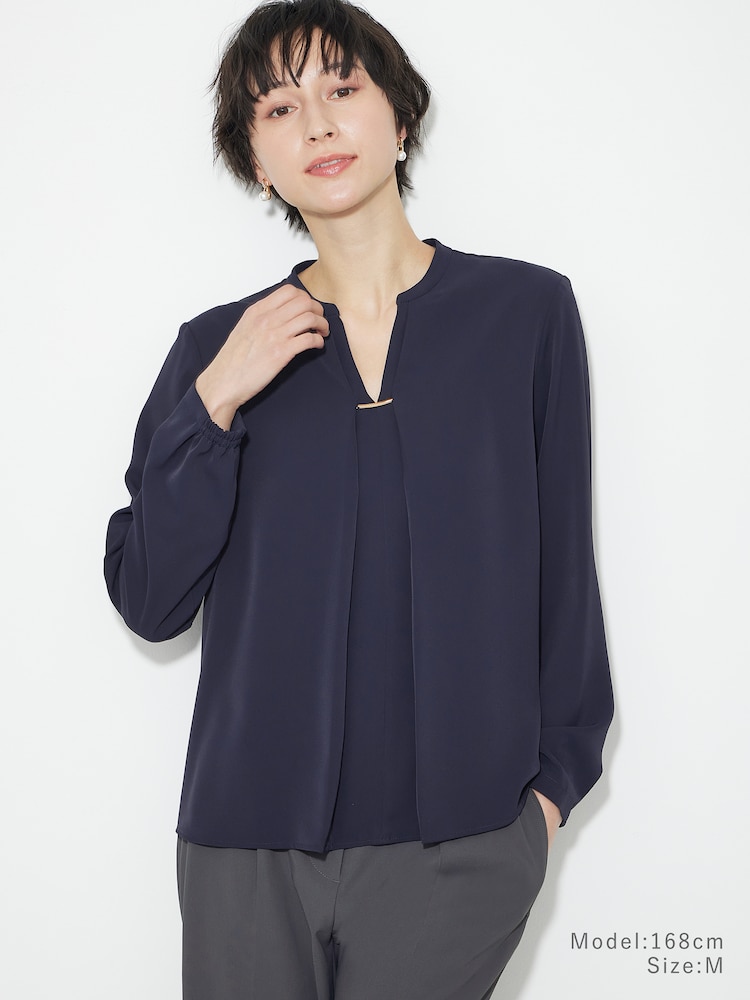 PLST(プラステ)公式 | UVカットVネックメタルパーツブラウス